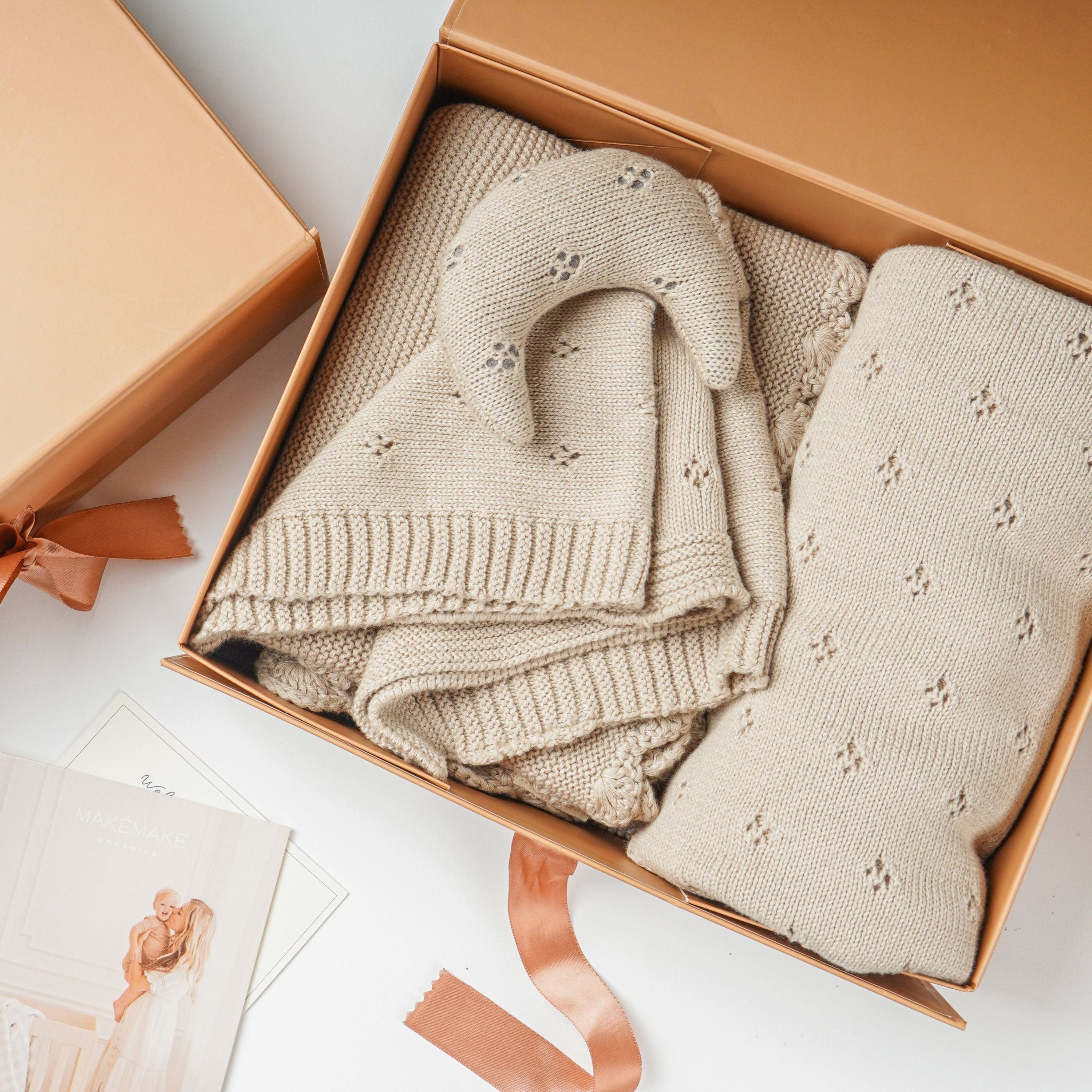 Organic Pointelle Blanket Gift Set with Moon Lovey | Makemake Organics